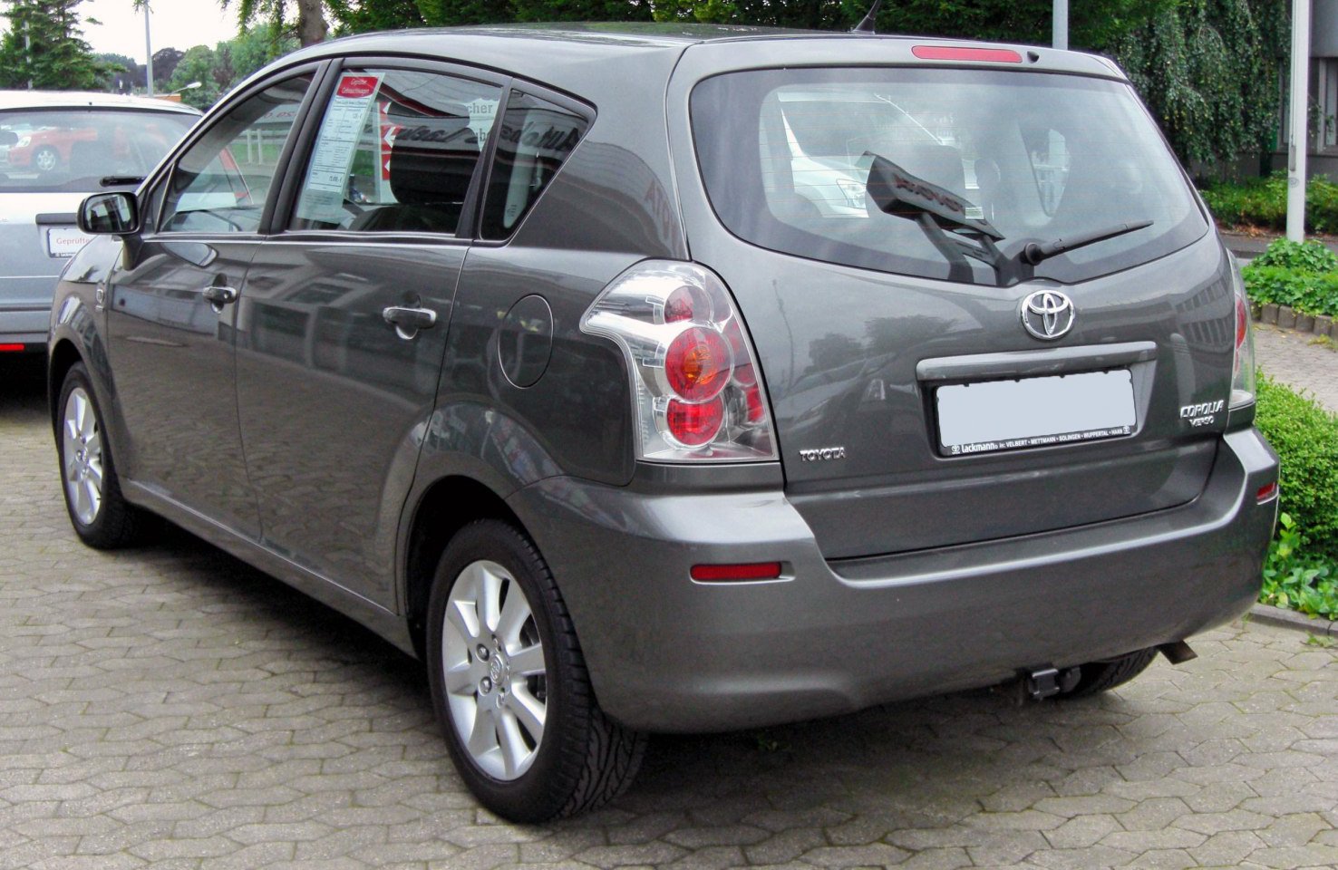 Toyota Corolla Verso spécifications techniques et économie de carburant